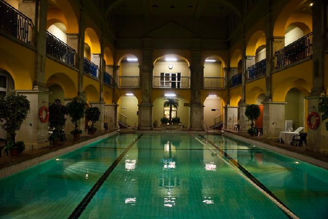 GUIDE@HAND - Rudas Baths